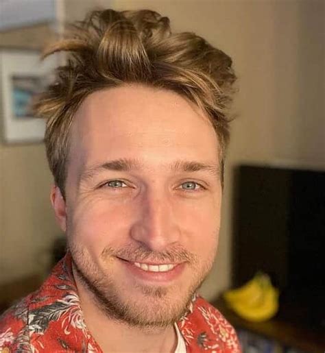 Shayne Topp Biography Wiki Height Age Girlfriend And More Social