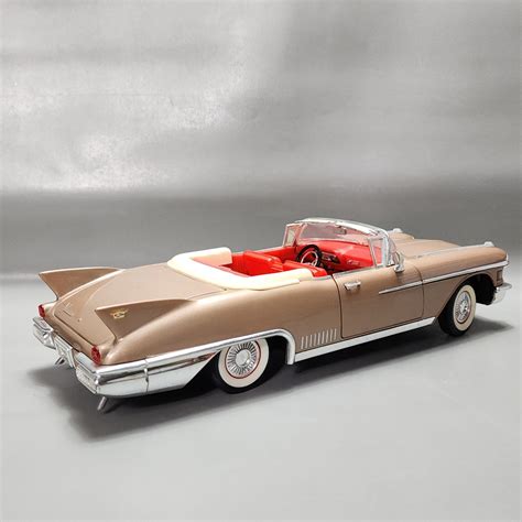 Road Signature 1958 Cadillac Eldorado Seville Dessert Gold 118 Scale Diecast Ebay