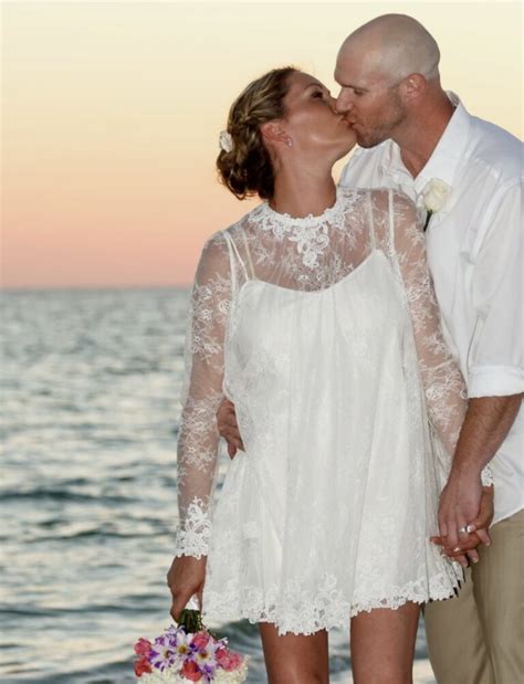 20 Perfect Beach Wedding Dresses For Second Marriage Over 40 Plus