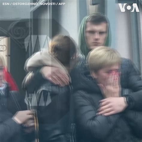 ຊາຍ ໜຸ່ມ ທີ່ ຖືກ ເກນ ໄປ ເປ ັນ ທະ ຫານ ອຳ ລາ ຄອບ ຄົວ ແລະ ຄົນ ຮັກ ທີ່ ມົ ສ ກູ