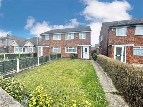 Blackfen Road Sidcup Da15 9np 3 Bed Semi Detached House £1 500 Pcm £346 Pw