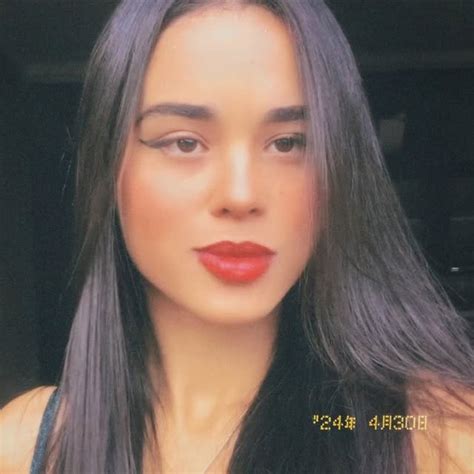 G E O V A N N A Geovannaevy • Threads Say More