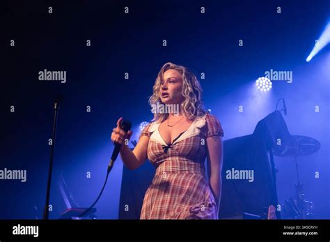 Anna Shields Of Dead Pony Performing At Barrowland Glasgow 21st March