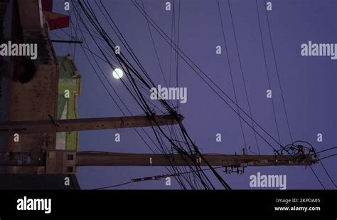 Wire Vertical Stock Videos And Footage Hd And 4k Video Clips Alamy