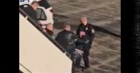 Level 3 Threat Causes United Flight To Be Diverted Make Emergency