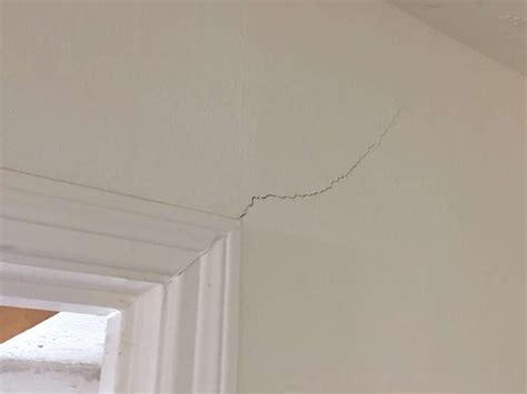 Cara Perbaiki Sambungan Plafon Gypsum Yang Retak Depo Bagoes Bangunan