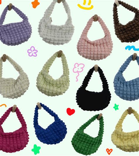 이버라킴 봄여름버전 여전히핫한 엠보 미듐 퀼팅 라운드 호보 에코 숄더백 손목가방 위시버킷