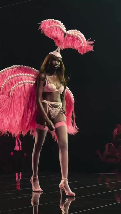 Anok Yai Shines At Victorias Secret 2025 Fashion Show Tiktok