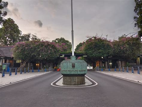 Ilham Hidayat Ilhaamhidayat • Instagram Photos And Videos