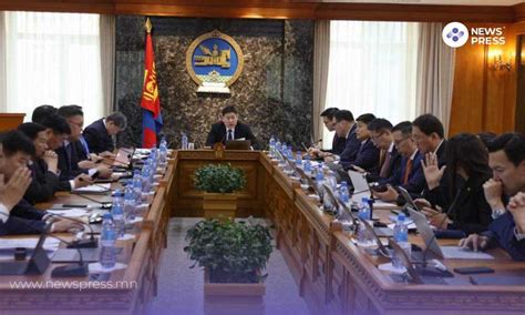 Тэтгэврийн хэмжээг нэмэгдүүлэх талаар Засгийн газар хуралдаж байна