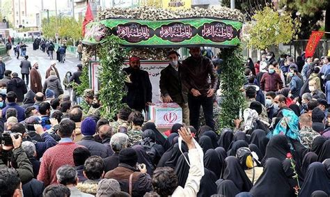 وداع مردم تهران با شهیده فاطمه اسدی بعد از ۳۷ سال تصاویر