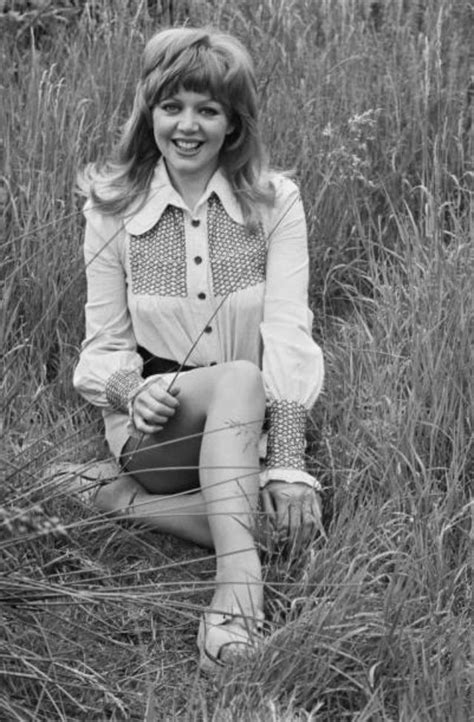 30 Fabulous Photos Of Carol Hawkins In The 1970s ~ Vintage Everyday