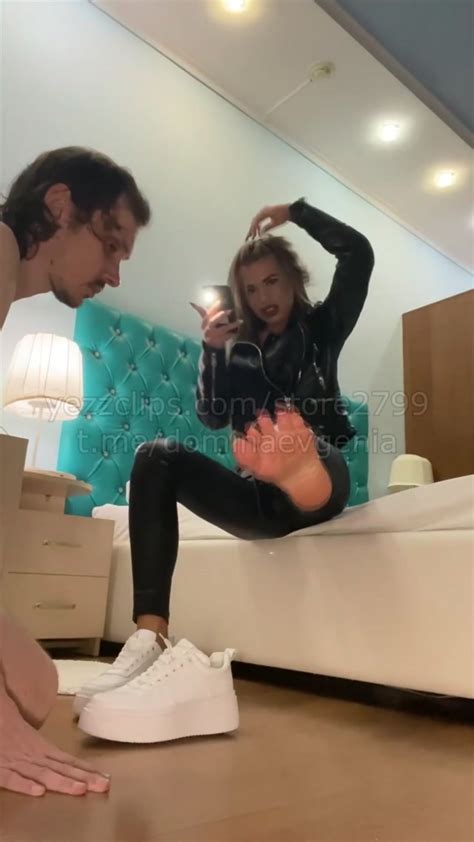 Domina Evgenia My Slave Jerks Off With My Permission And Eats His Own