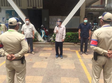 លោកចេង មុនីរ៉ា អភិបាលខណ្ឌច្បារអំពៅ