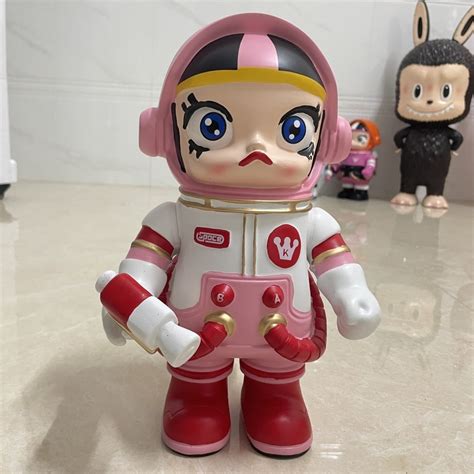 高顏值泡泡瑪特高級客廳網紅擺件 大型茉莉molly擺飾30cm Molly公仔雕塑 蝦皮購物