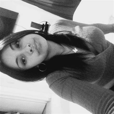 Mel Melchuclose • Threads Say More