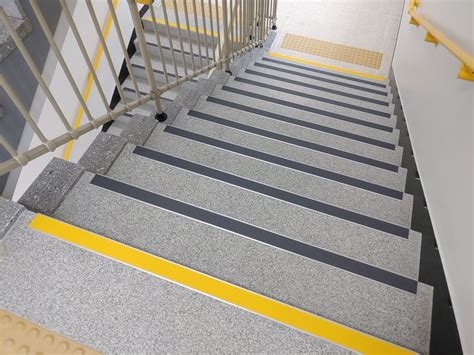 Oo초등학교 계단 미끄럼방지 알루미늄 세라믹논슬립 시공 네이버 블로그