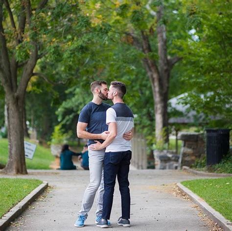 Photo Men Kissing Page 5 Lpsg
