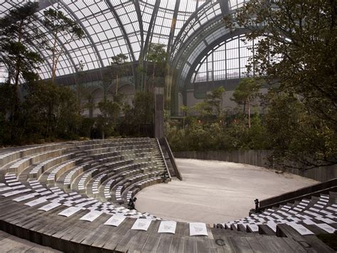 A Recent History Of Chanels Couture Show Sets The New York Times