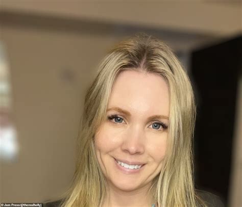 Mormon Mom Frozen Out As Church Discovers Secret Online Modeling Daily Mail Online