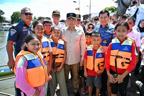 Menhub Tegaskan Pentingnya Keselamatan Pelayaran Masyarakat Pesisir