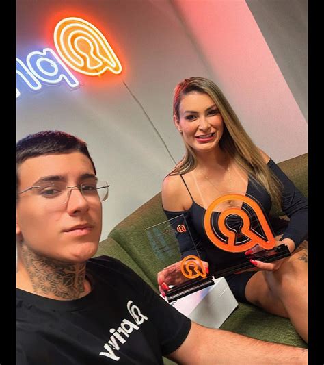 Foto Filho De Andressa Urach Sobre Gravar Vídeos Pornô Da Mãe Desde