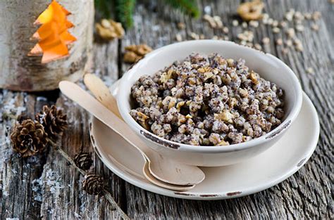 860 Kutia Foto Stok Potret And Gambar Bebas Royalti Istock