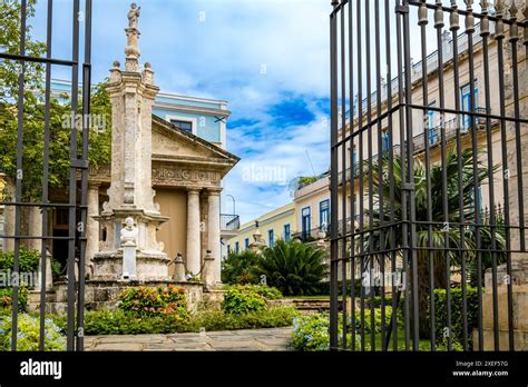 El Templete Monument Features Neo Classical Architecture The Columna