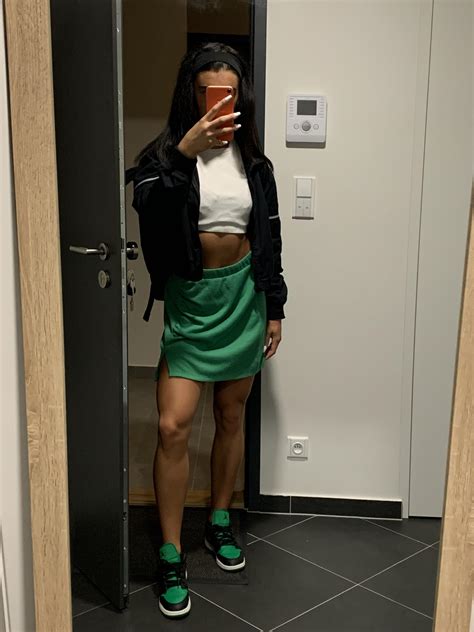 Badgirl R Collegesluts