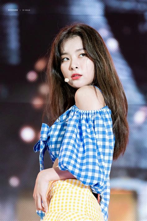 SeulGi Red Velvet Selebritas Queen