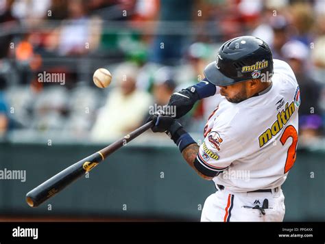 Alexi Amarista De Venezuela Conecta La Bola Aspectos Del Segundo Día De