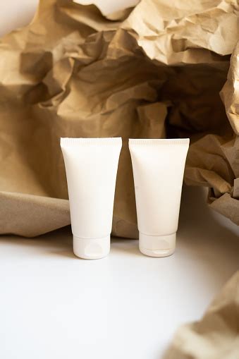 크림 모형의 화이트 튜브 디자인 준비 화장품 및 케어 제품 포장 갈색에 대한 스톡 사진 및 기타 이미지 갈색 건강관리와 의술 공란 Istock