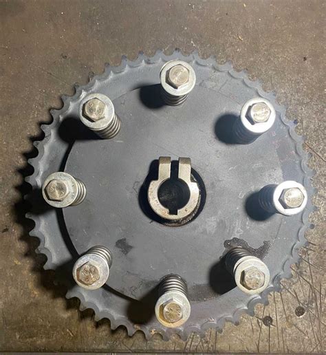 Устройство предохранительное шнека жатки Нива СК 5 54 1 2 10 3 000 грн Для сільгосптехніки