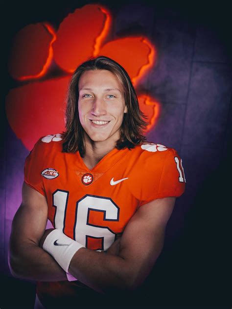 Trevor Lawrence As Nuances Que O Fazem O Melhor Quarterback Do College