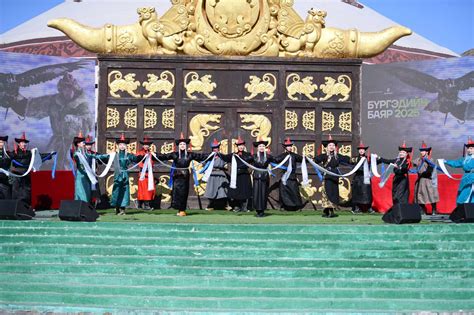 “Бүргэдийн баяр 2025” наадам “Чингис хааны хүрээ” аялал жуулчлалын цогцолборт эхэллээ