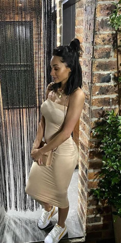 Favorite Friend R 2busty2hide