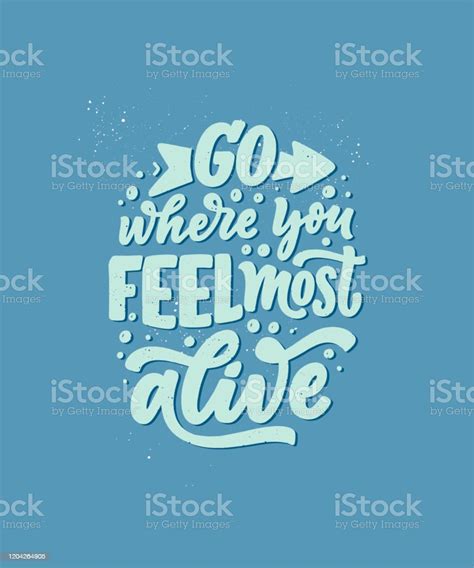 여행 생활 스타일 영감 따옴표 손으로 그린 글자 포스터 인쇄에 대한 동기 부여 타이포그래피 서예 그래픽 디자인 요소입니다 벡터 일러스트레이션 가방에 대한 스톡 벡터 아트 및