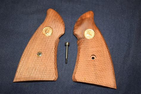 Colt Trooper Mk Iii Factory Service Grips Tmk3 10 Rogers Guns And Grips