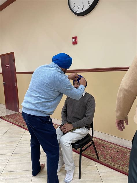 Demonstration Turban Tying With Gurmeet Kaur Singh And Prabhjit Singh