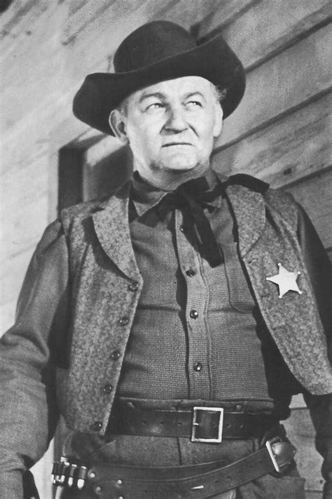 Emile Meyer About Entertainmentie