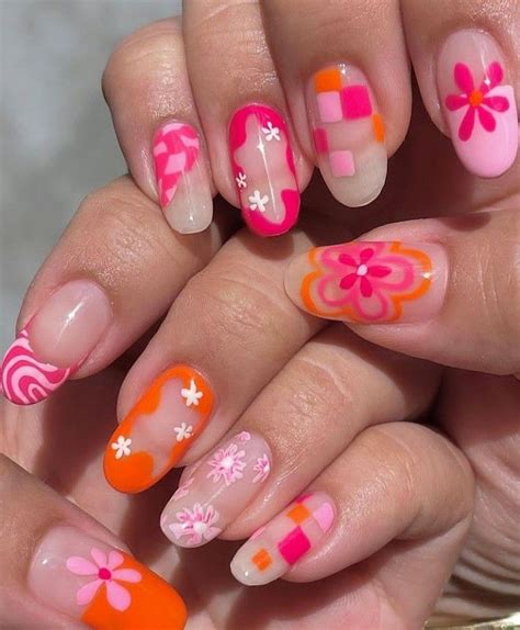 Pin By Marina Gil Gutierrez On Figuras De Uñas Hippie Nails Summery