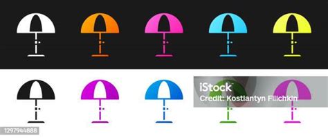 흑백 배경에 고립 된 해변 아이콘에 대한 태양 보호 우산을 설정합니다 야외 공간을위한 큰 파라솔 해변 우산 벡터 0명에 대한 스톡 벡터 아트 및 기타 이미지 Istock