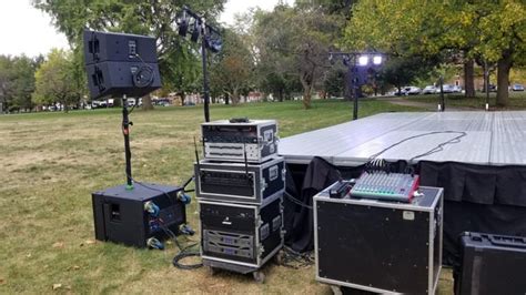 how can use one microphone to remove the background noise taken by