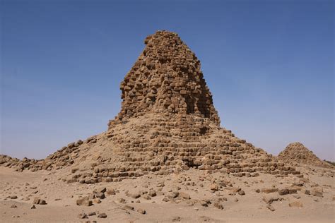 Dive Beneath The Pyramids Of Sudans Black Pharaohs National Geographic