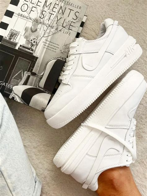 کتونی نایک جردن شیکو 1024