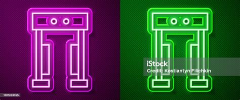 보라색과 녹색 배경에 고립 된 빛나는 네온 라인 금속 검출기 아이콘 금속 탐지기 검사지점에 공항 보안 검색대 벡터 0명에 대한 스톡 벡터 아트 및 기타 이미지 Istock