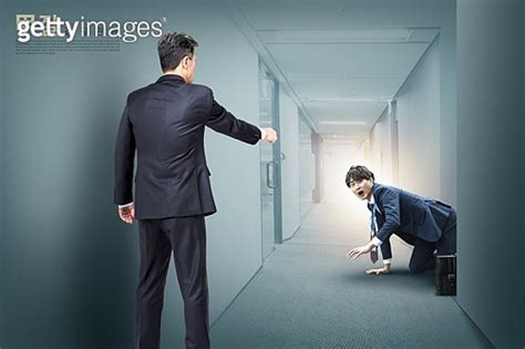 스트레스 우울 어두운표정 감정 갑질 폭력 Jv11173750 게티이미지뱅크