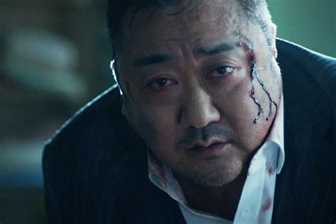 悪魔がマ・ドンソクをコントロール ホラーアクション『悪魔祓い株式会社』超絶ピンチな本編映像 ホラー通信