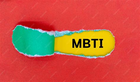 문자 Mbti Myersbriggs Type Indicators가 있는 4개의 나무 블록 프리미엄 사진