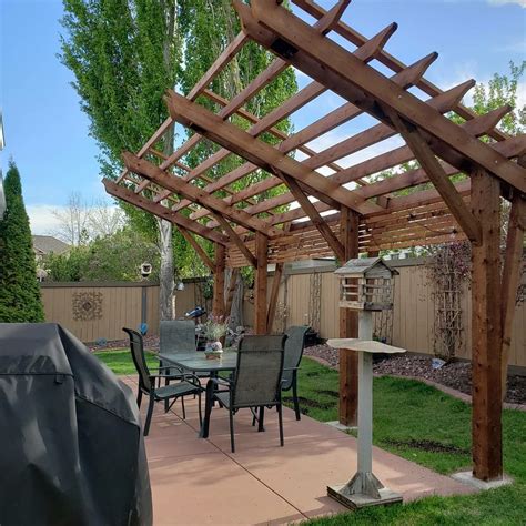 Diy 2 Post Cantilevered Pergola Free Garden Plans How To Build Garden